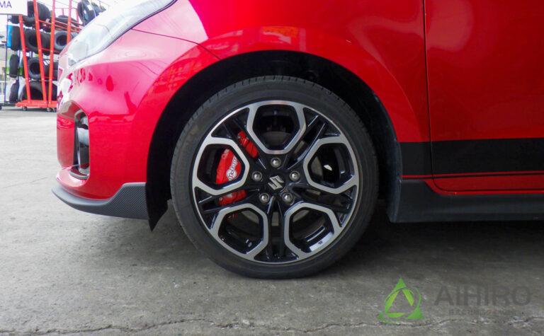 スズキ スイフトスポーツ（ZC33）におすすめ！ADVAN RacingのTC-4とヨコハマタイヤのアドバンd Bを装着しました[215/45R17] - 埼玉県川越市タイヤ交換 ホイール販売店